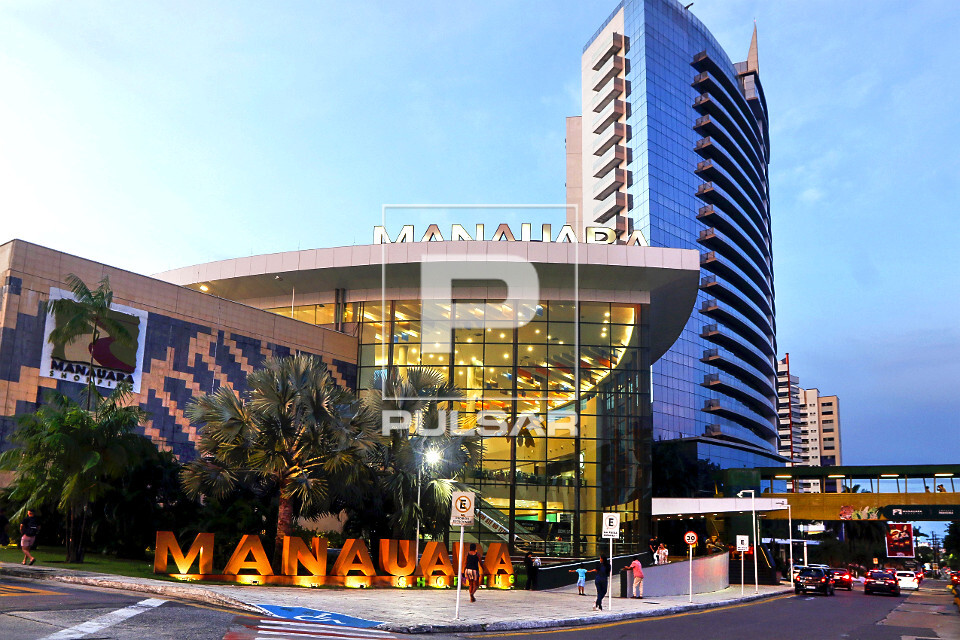 Fachada do Shopping Center Manauara | Pulsar Imagens | Banco imagens do ...