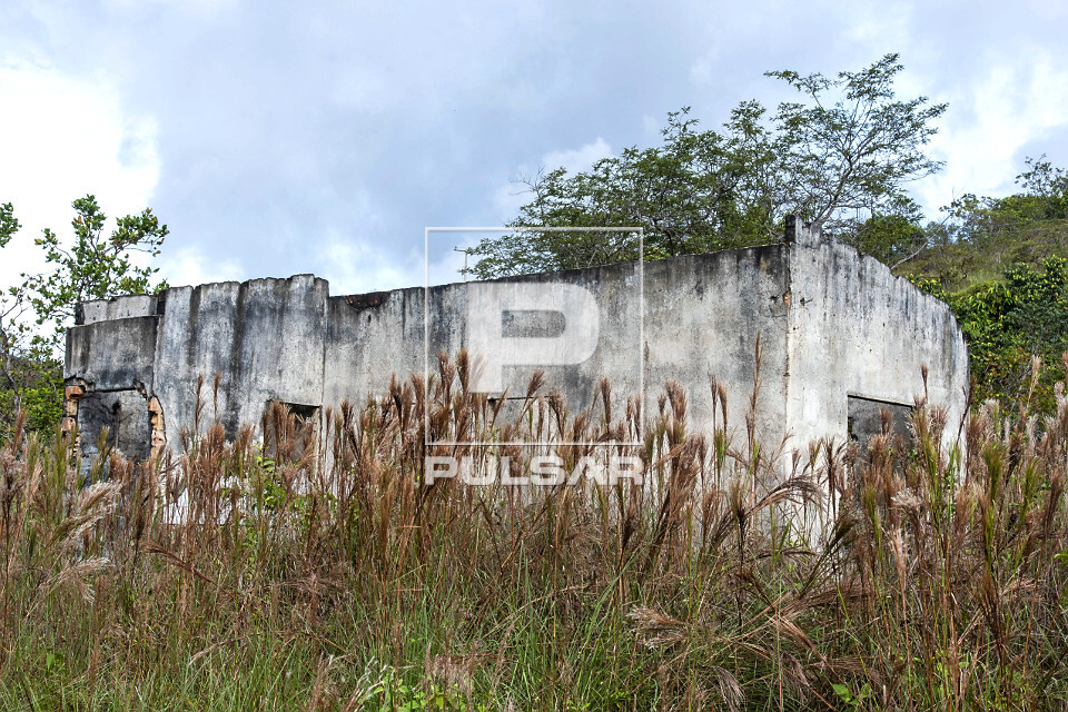 Ruínas da antiga cadeia da Vila do Cabo Sobral na Serra do Tepequém ...