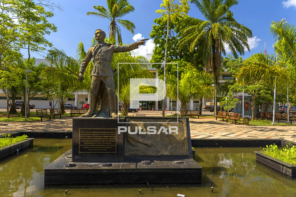 Estátua do Coronel Plácido do Castro - comandante da Revolução Acreana ...