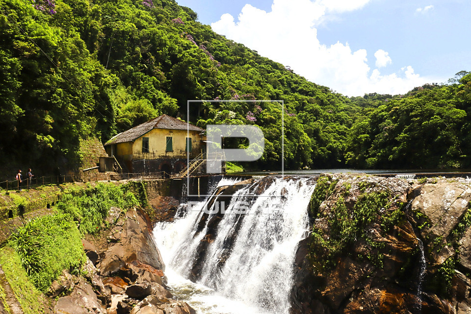 Cachoeira da Usina Hidrelétrica de Itatinga - fornece energia elétrica ...