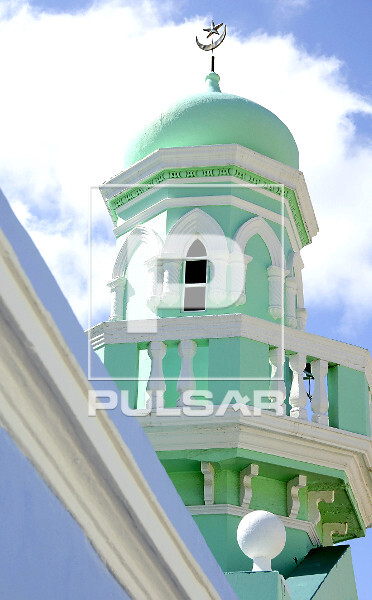 Minarete da mesquita Masjid Boorhaanol no bairro Bo-Kaap na Colina ...