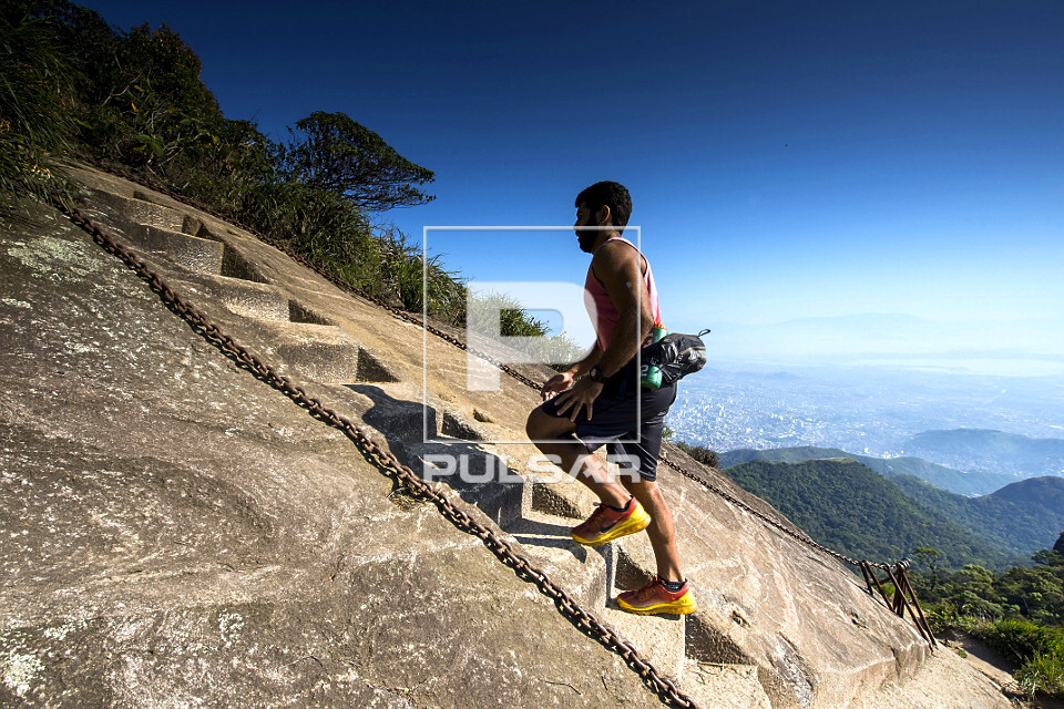 Subida do Pico da Tijuca - Parque Nacional da Floresta da Tijuca ...