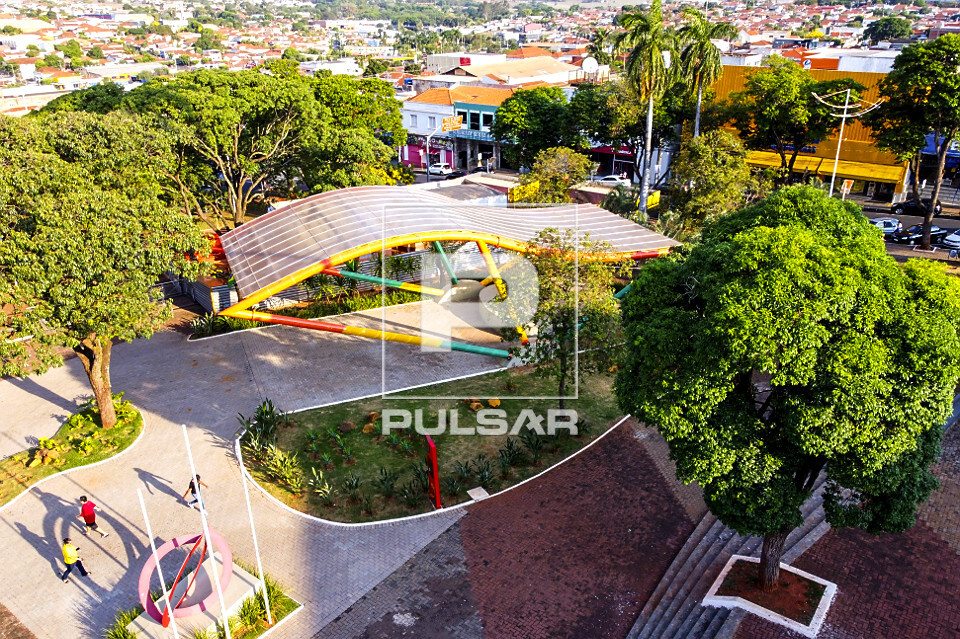 Vista de drone da praça Rui Barbosa - projeto de revitalização e ...