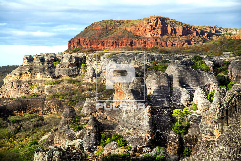 Formações rochosas na região da Serra Vermelha - Sítio João Pimenta ...
