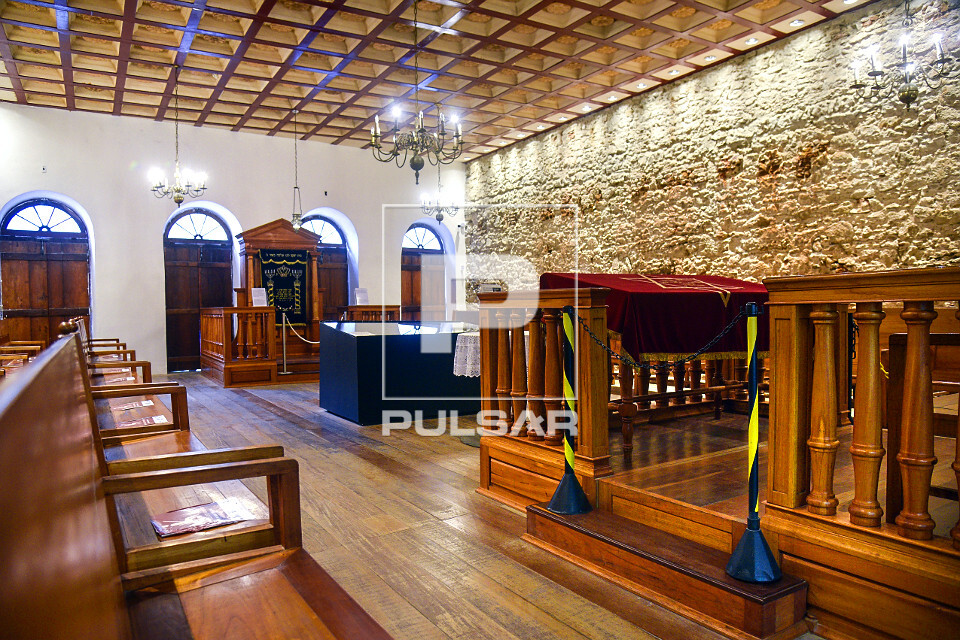 Sinagoga Kahal Zur Israel - destaque para Bimá plataforma elevada onde ...