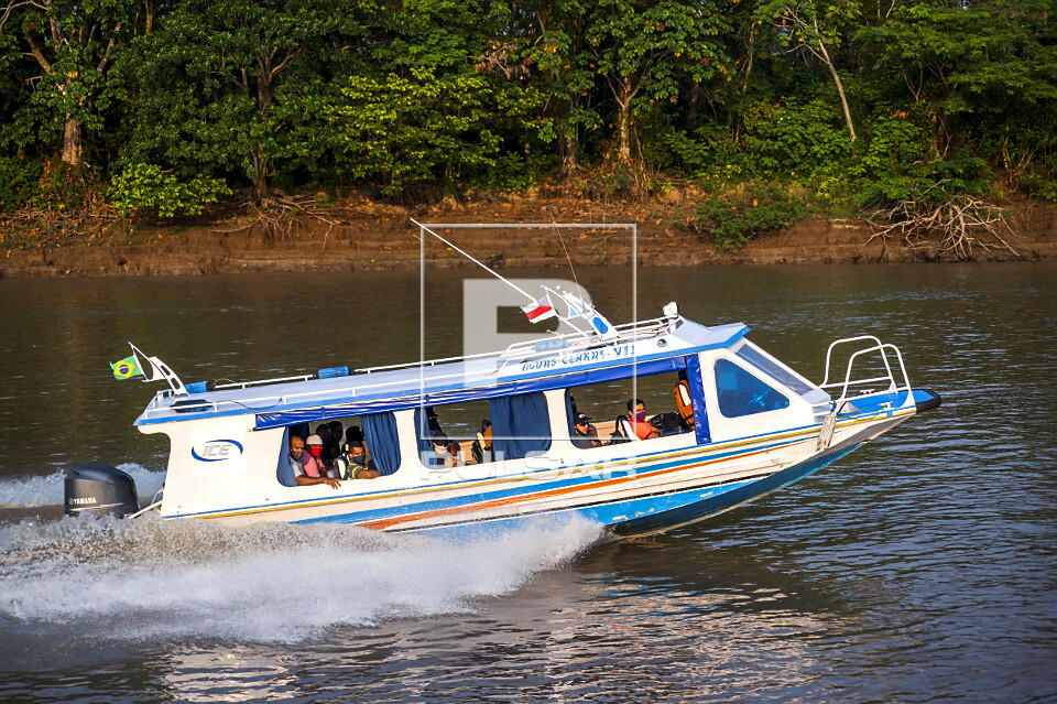 Barco A Jato No Rio