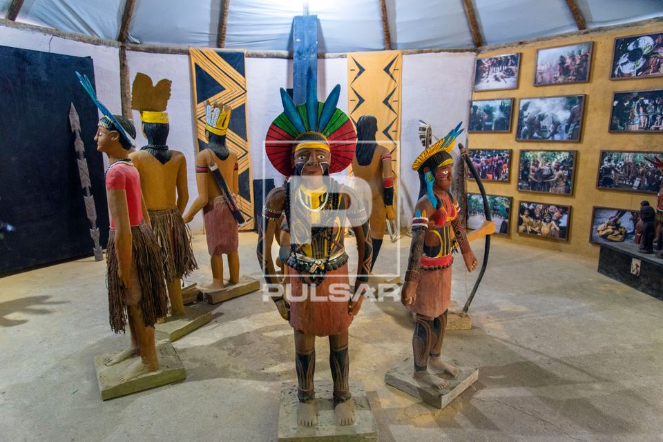 Casa de Memória do Povo Pataxó - exposição de esculturas em barro de ...