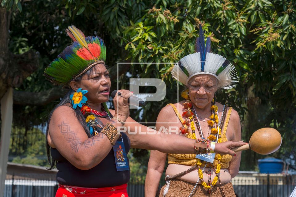 Indígena Tupinambá fala durante encontro de mulheres indígenas ...