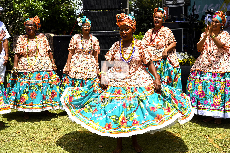 Apresentação de samba de roda na semana da consciência negra no ...