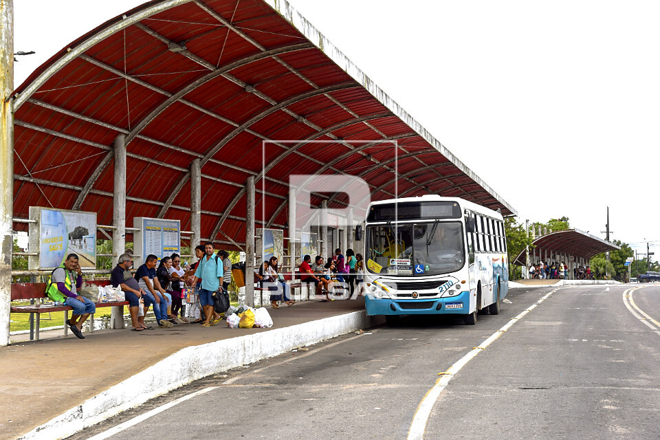 Terminal urbano | Pulsar Imagens | Banco imagens do Brasil
