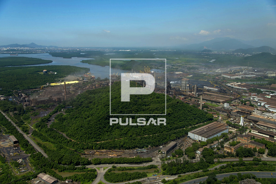 Vista aérea da USIMINAS - complexo siderúrgico de aços planos - antiga ...