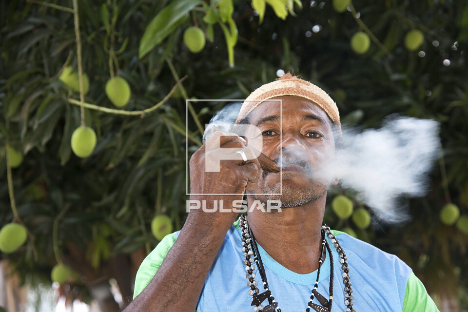 Fumar O Etnia En