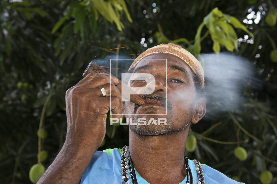 Fumar O Etnia En