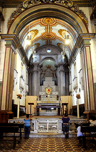 Interior da Matriz Basílica de Nossa Senhora Aparecida - inaugurada em ...