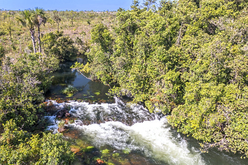 Vista de drone das corredeiras do Rio Formoso - Parque Nacional das ...